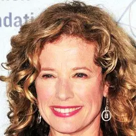 Nancy Travis Net Worth 2026: Money, Salary, Bio | CelebsMoney