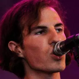 Ellie Rowsell Boyfriend 2025: Dating History & Exes - CelebsCouples